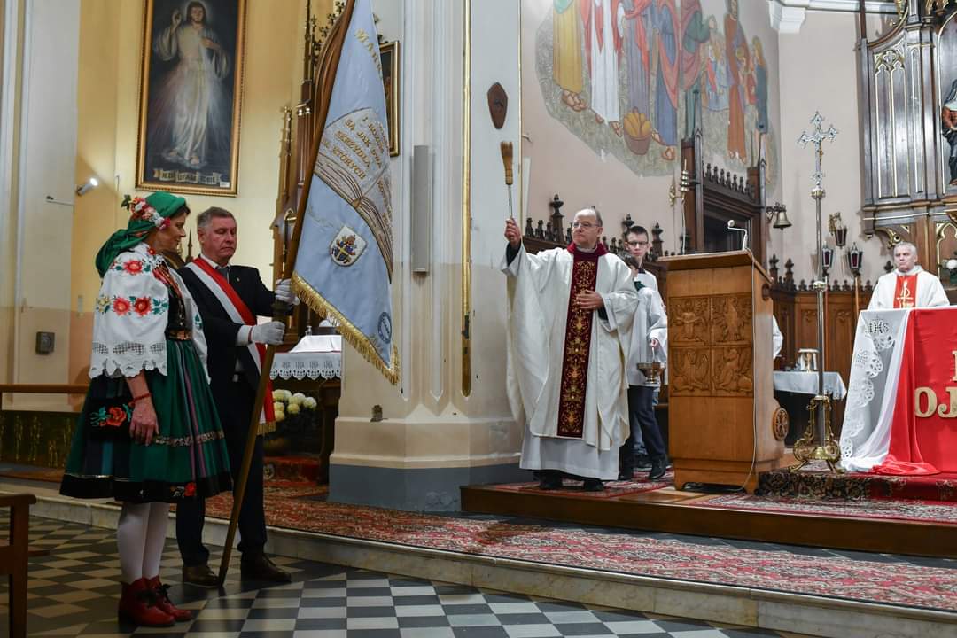Poświęcenie SZTANDARU Stowarzyszenia MARKI-PUSTELNIK-STRUGA ...